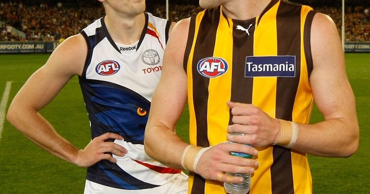 'Spewing' Twitter plot revived as Gunston welcomes new Hawk