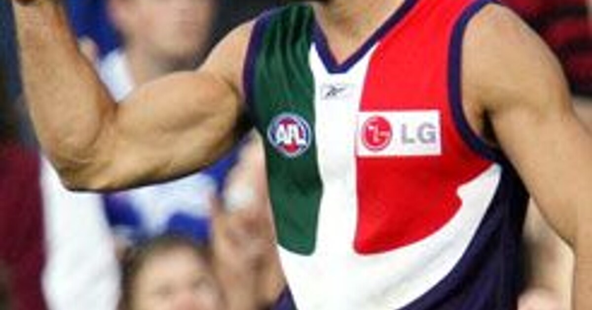 Tarrant committed to Fremantle