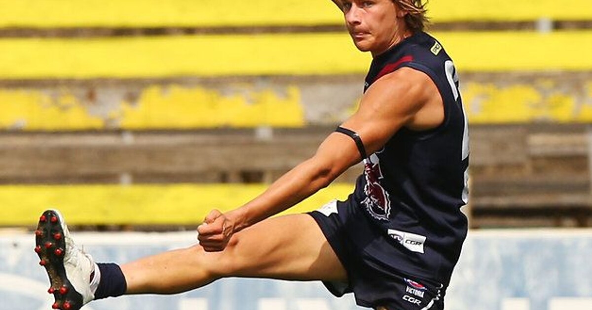 Hawks pass on two father-son prospects