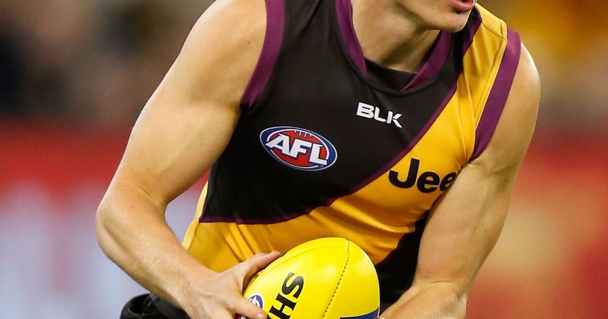 Tigers re-sign Taylor Hunt for two more years