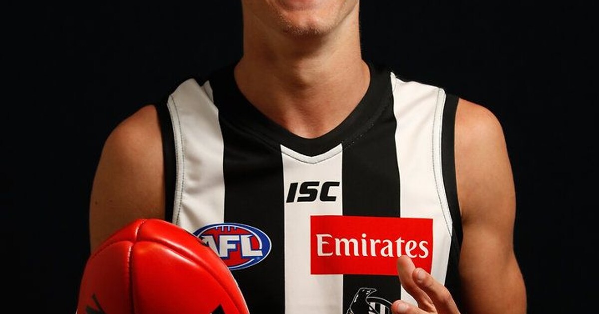 Warney approves of ex-cricketer as new Pie