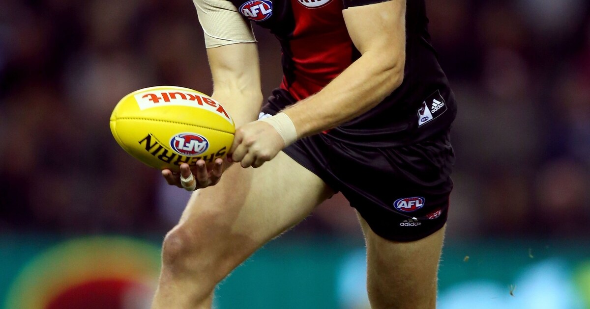 Bombers to offer Hurley contract extension