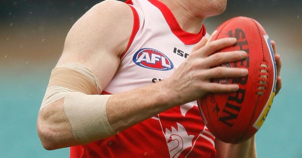 Rohan every chance to play football this year: Playfair