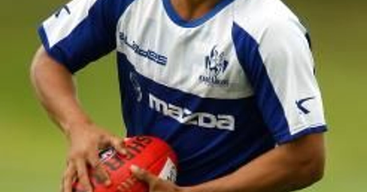 Garlett turns back on Roos