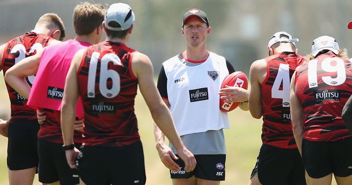 Sticking with the gang eases Kelly's transition