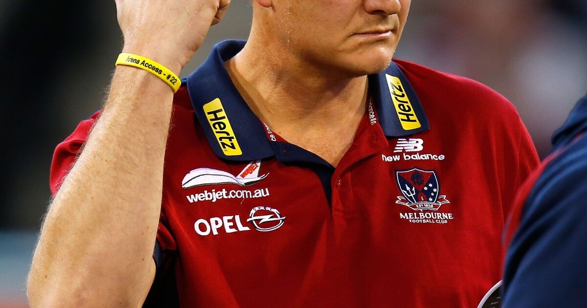 Neeld back from the cold to work with Hird