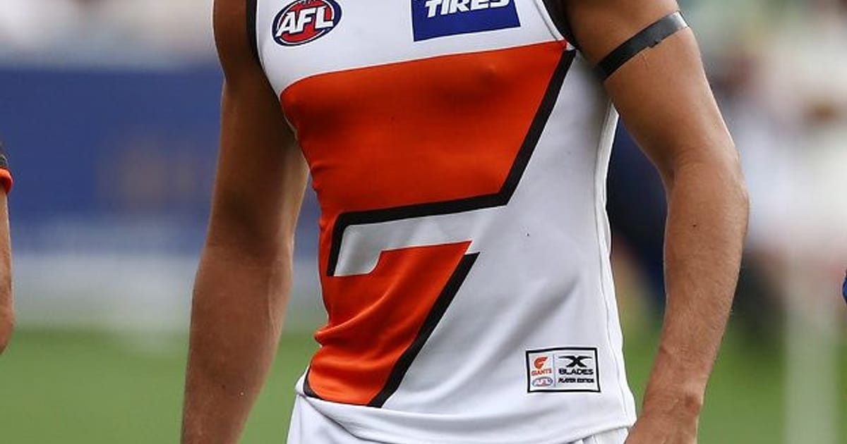 Horror debut for Giant with hamstring injury