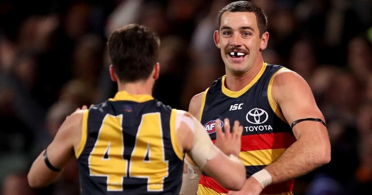 Four-goal Tex helps Crows end Saints' unlikely finals bid