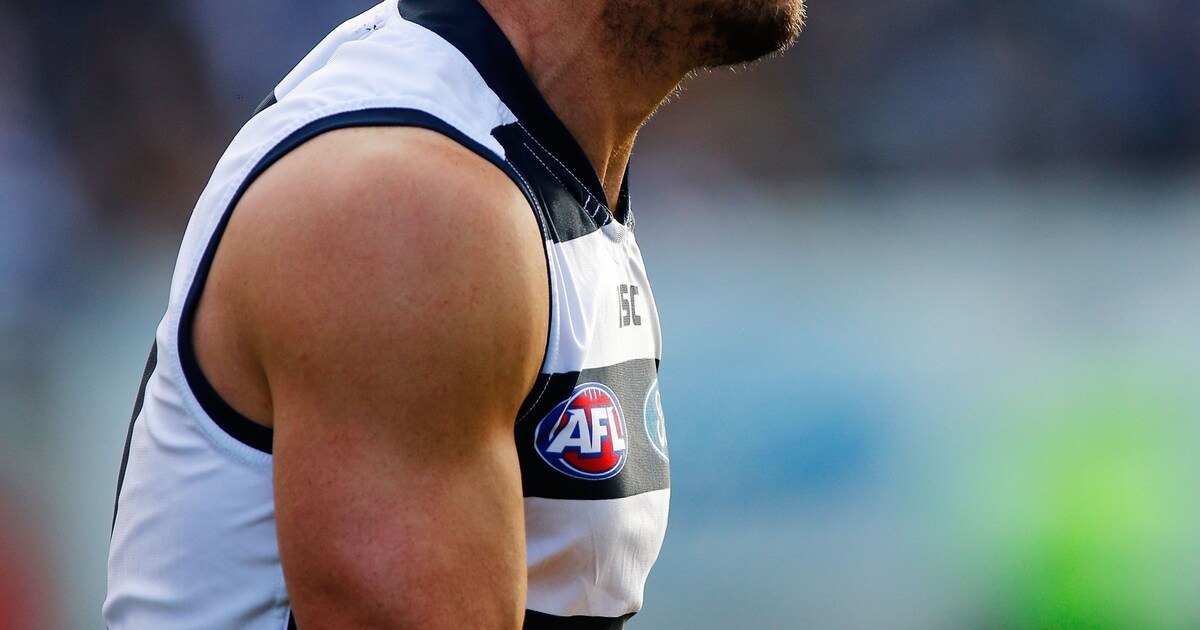 Two back as Geelong targets a win for Kelly