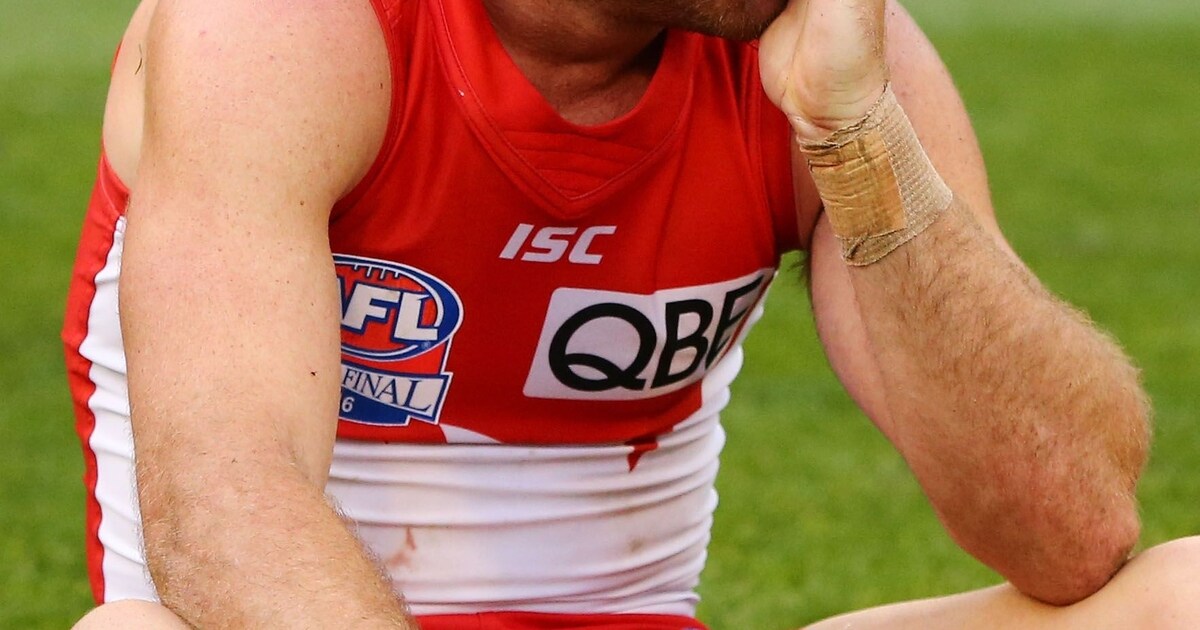 Retired Swan joins Saints' coaching panel