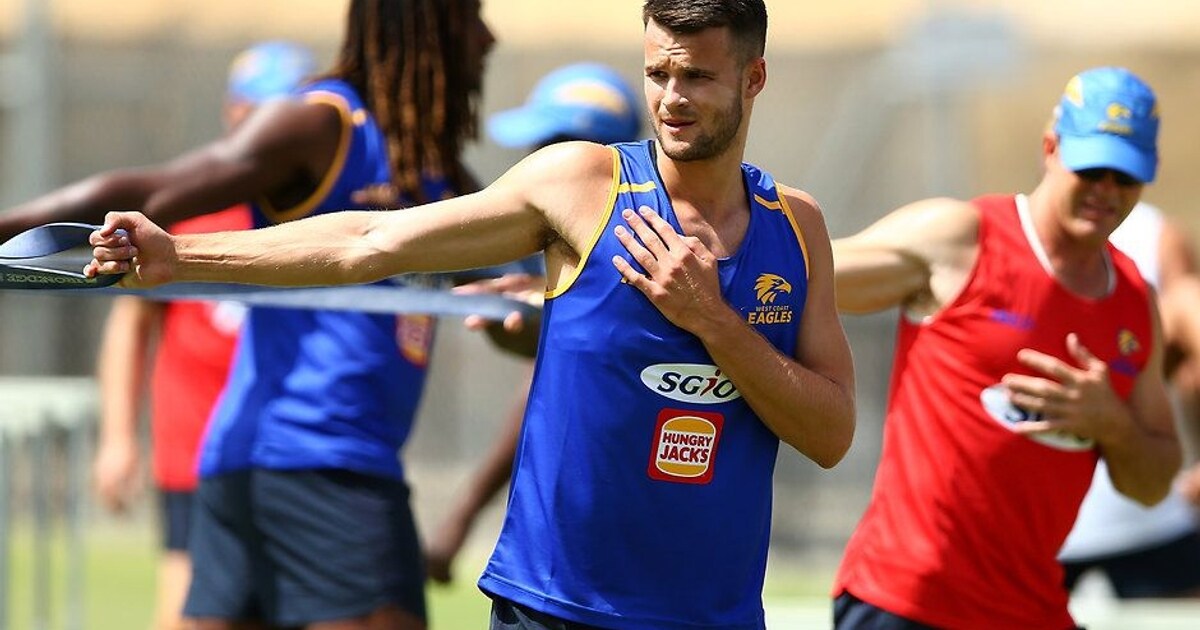 Eagles lock in promising young defender
