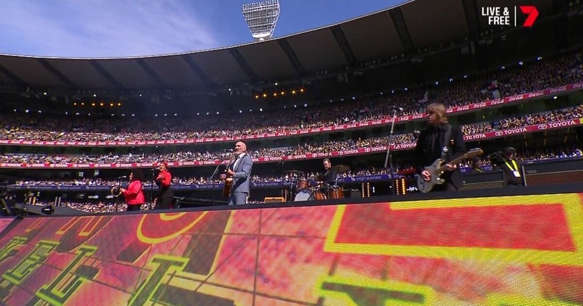 Aussie artists rock the MCG