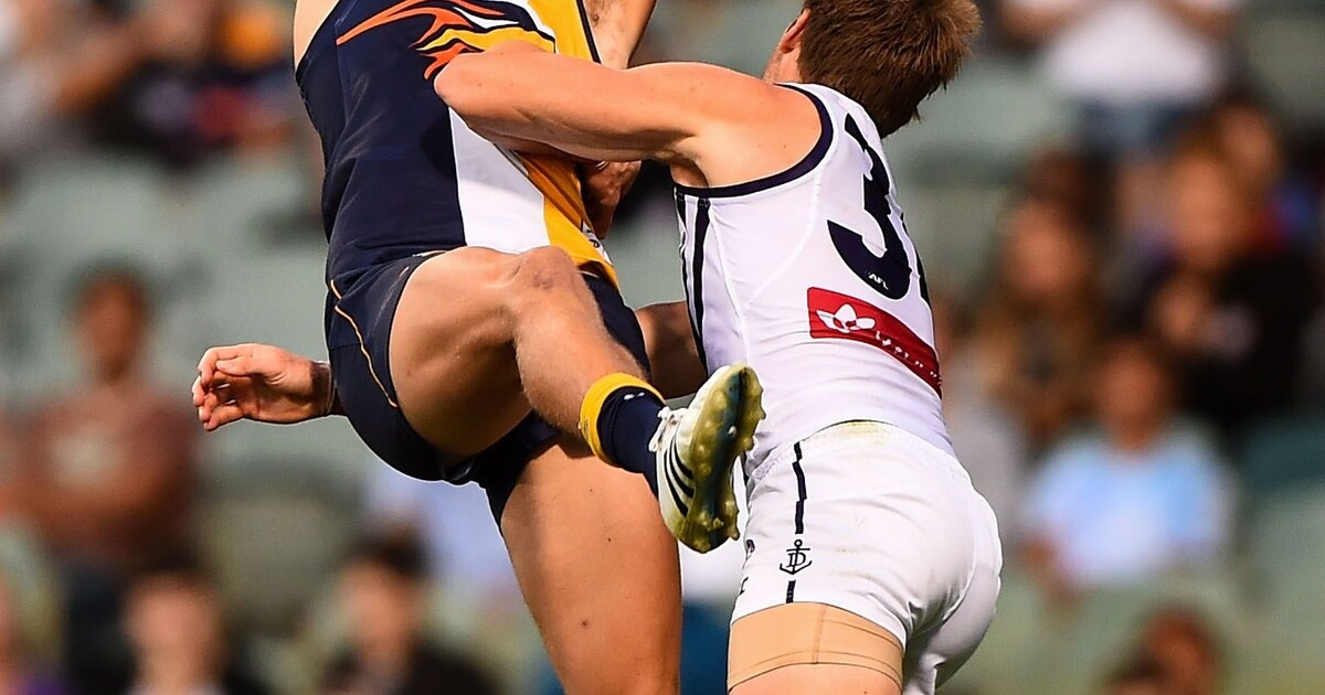 Players get 10-metre protection zone as AFL locks down rules