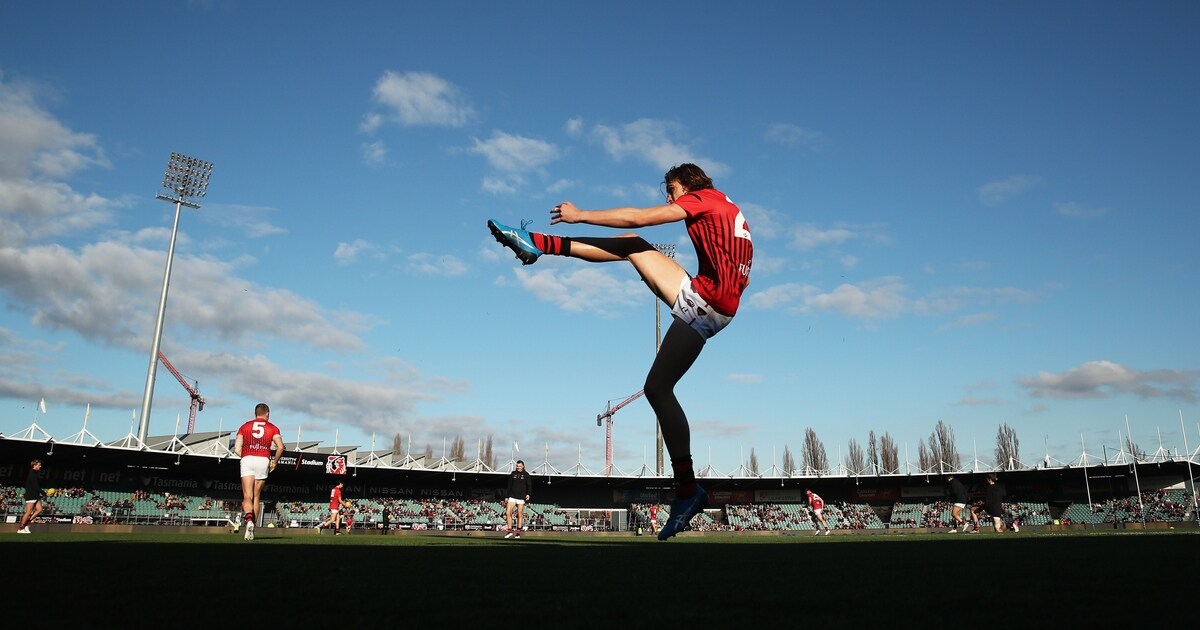 Straight-kicking Harrison Jones in round one race, Essendon coach Ben ...