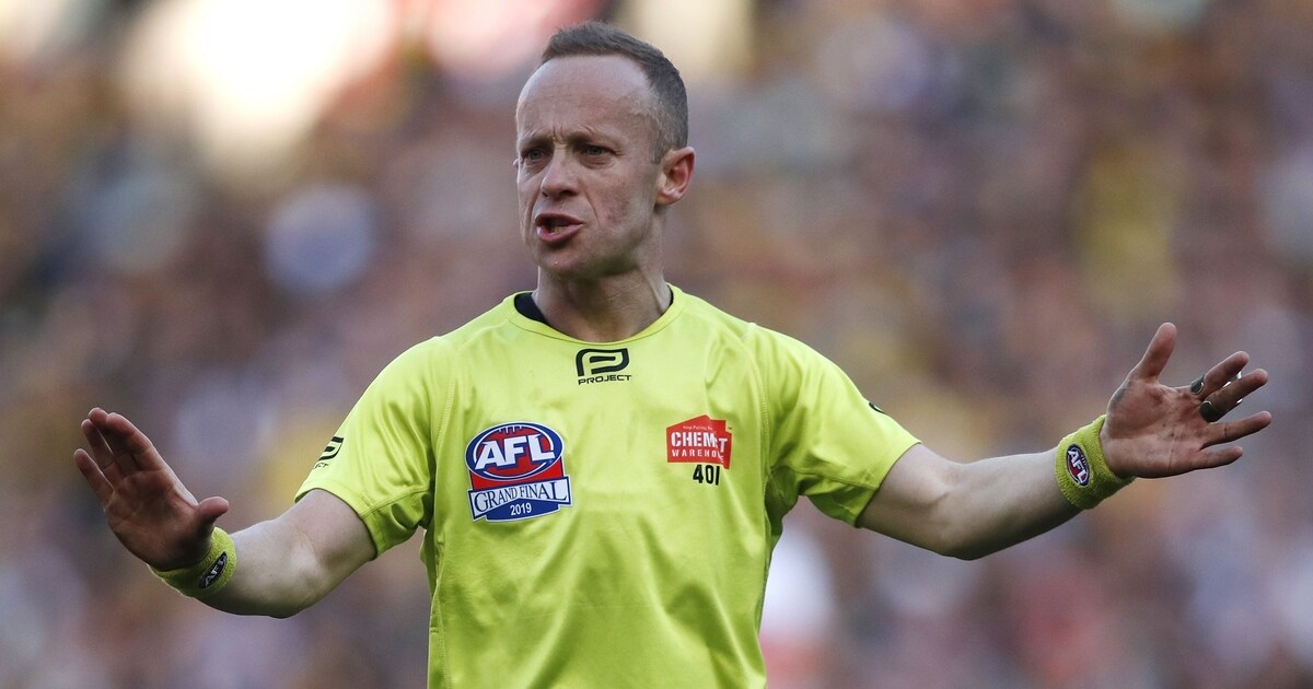 AFL Congratulates Ray Chamberlain on 350 games