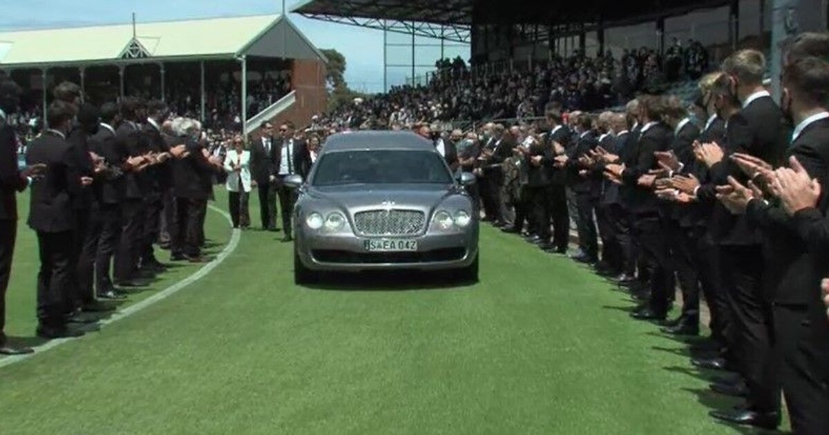 Thousands pay respect to the great Russell Ebert in emotional state funeral