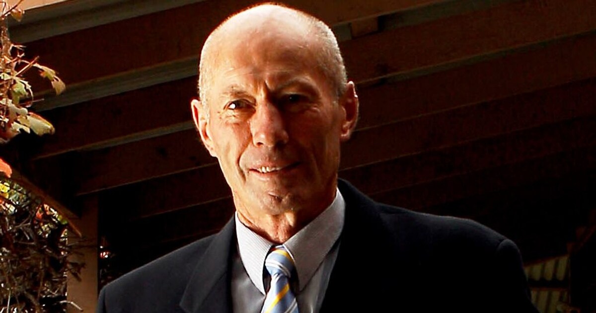 Don Scott FINALLY a Hawthorn Legend: The complicated case of Hawks ...