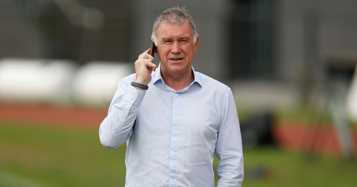 Ex-CEO and footy boss Geoff Walsh back at North Melbourne to help fast ...