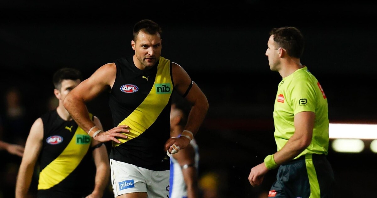 'He gets treated harshly': Richmond Tigers coach Damien Hardwick wants ...