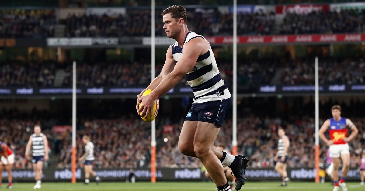 Geelong Cats gun Tom Hawkins to undergo foot surgery, in some doubt for ...