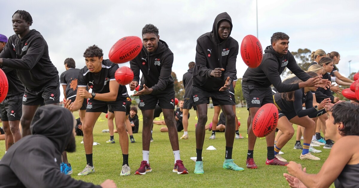 AFL, AFLW players share historic summit in pursuit of 'a better AFL'
