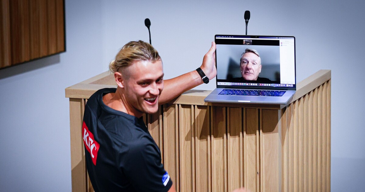 Like father, like son: Darcy Moore named Collingwood Magpies captain