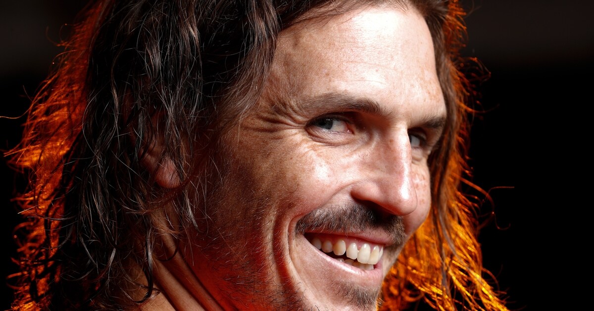 'I'd definitely retired': What changed veteran GWS Giant Phil Davis's mind?