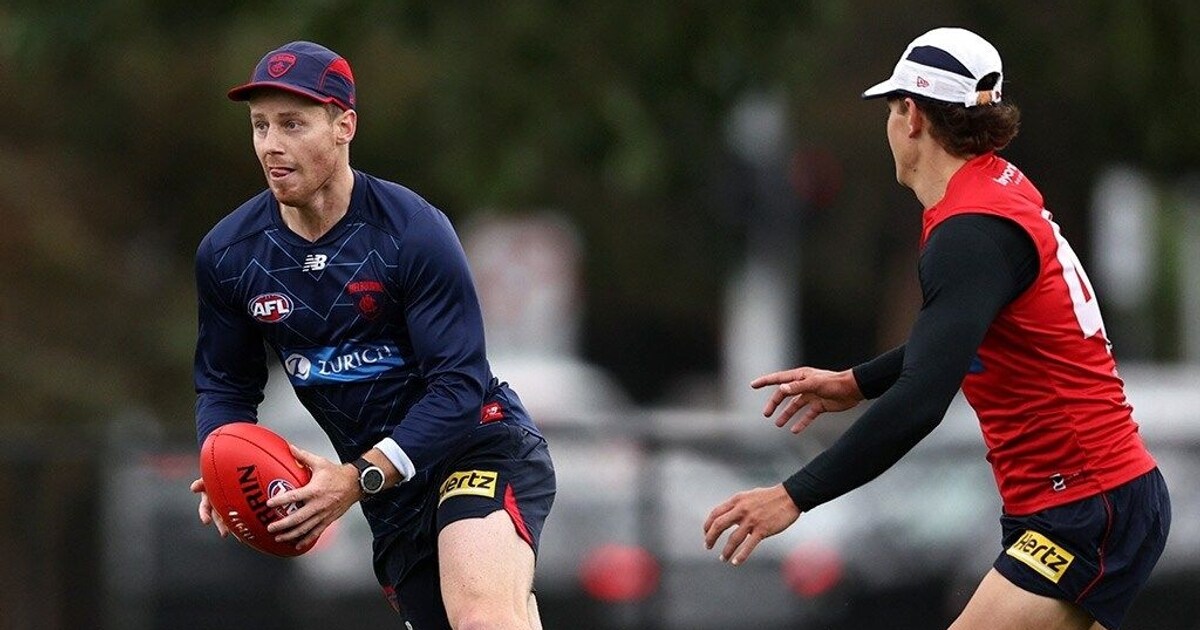 Footy Feed: Recruit with 'best footy brains', the 'unicorn' youngster