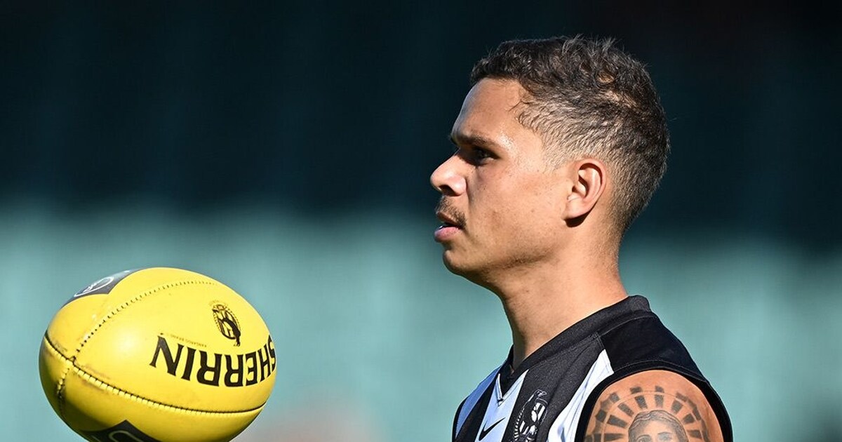 Bobby bobs up with first for Pies in style