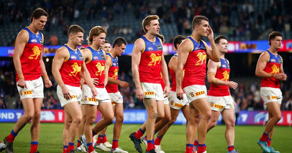 Misfiring Lions frustrate Chris Fagan, Luke Beveridge praises Dogs ...