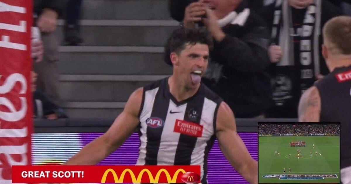 Pendlebury stuns crowd with candy-selling spectacular