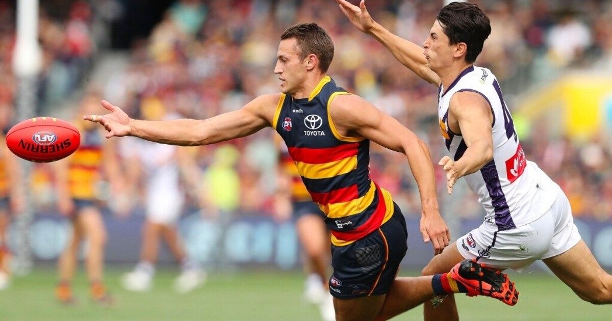 Doedee's dazzling scorpion-kick save stuns Adelaide Oval