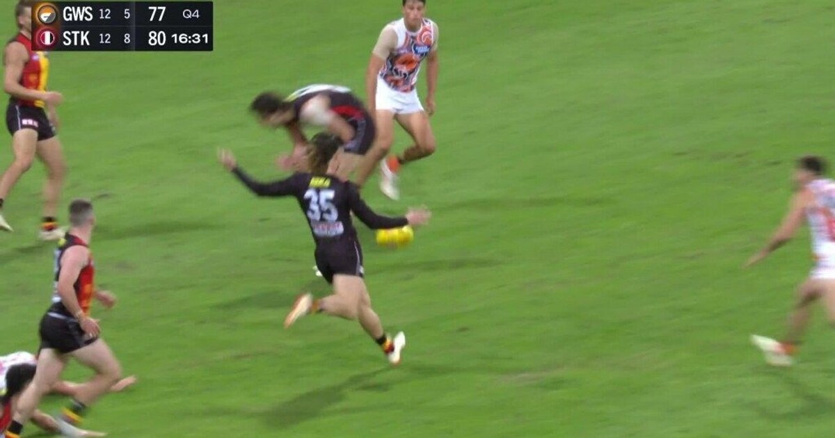 Superb Sinclair snap extends lead for the Saints