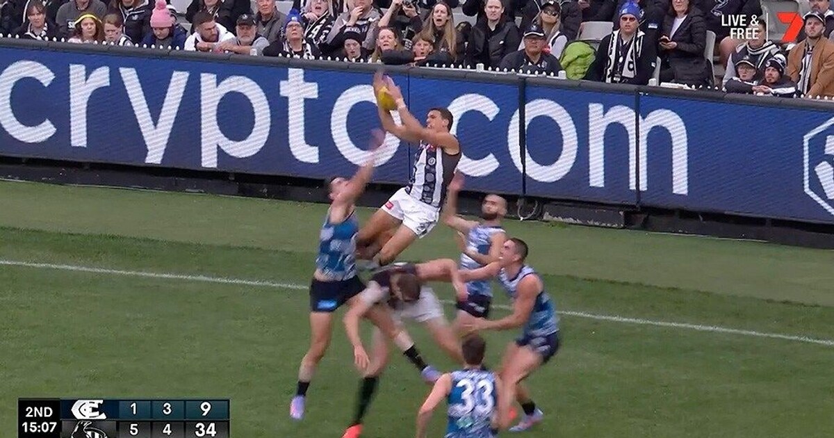 Johnson reaches superman heights to take epic mark