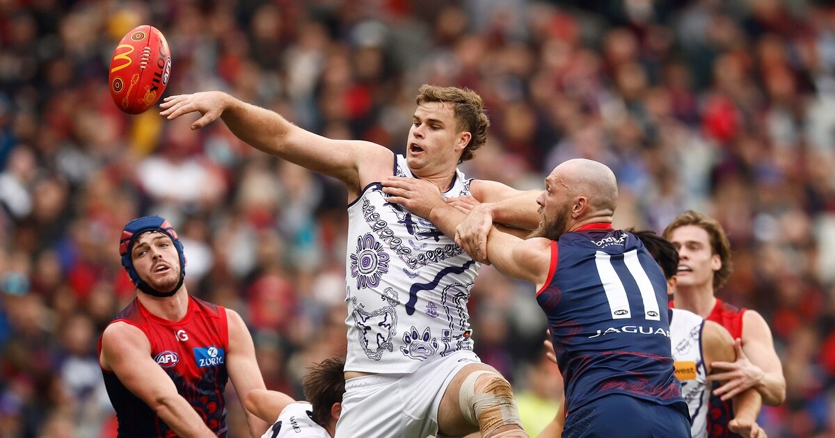 Double boost for Fremantle Dockers as training tweak adds 'different vibe'