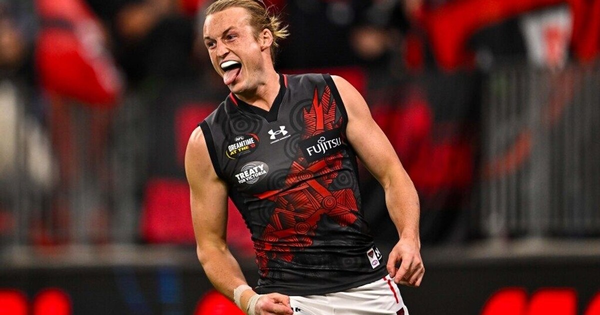 Splendid Redman runs riot in forward cameo
