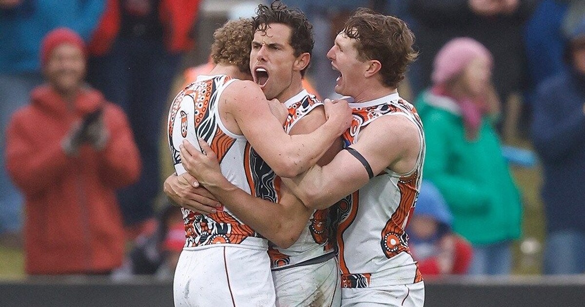 Insane Kelly bomb wins it for Giants