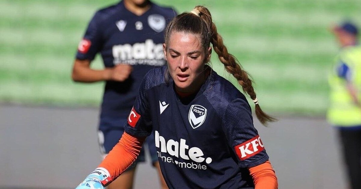 Hawks pull off cross-code coup with Dumont signing