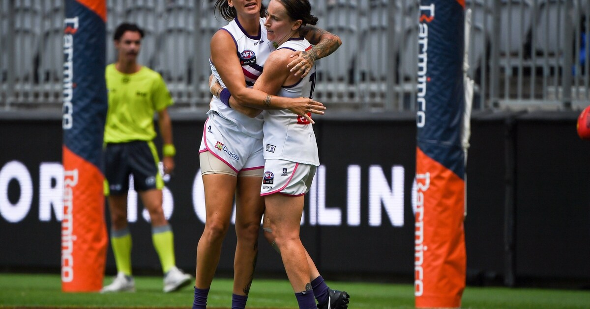 Derby domination: Dockers rack up huge score in rout