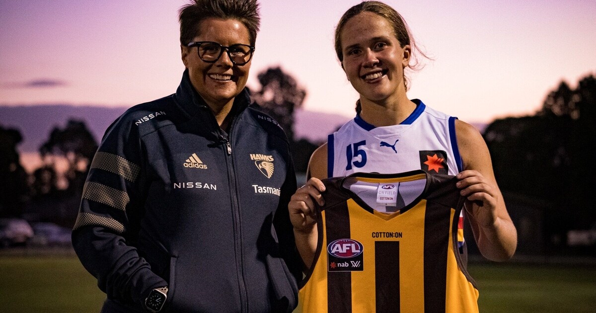 Hawks sign historic Deed: Eastern Ranges mid becomes club's first AFLW ...