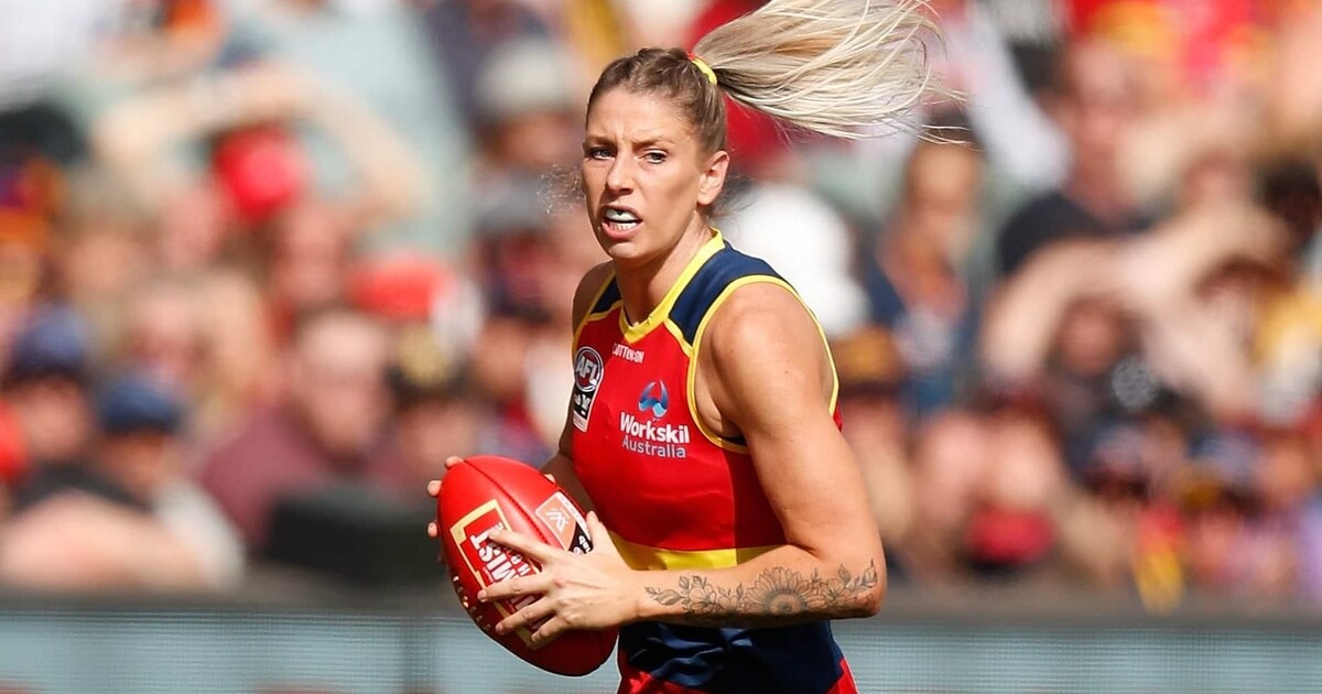 'A proven performer': Crows welcome back two-time premiership hero