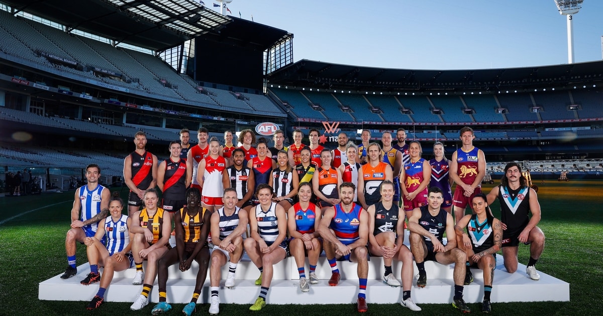 GALLERY: The best pics from today's joint AFL and AFLW photo shoot