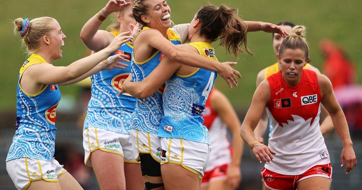 Super Suns scorch Swans to boost top-eight chances