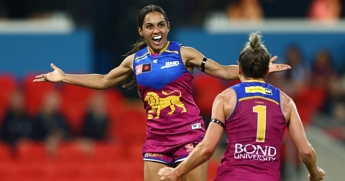 GALLERY: The best pics from the AFLW preliminary finals