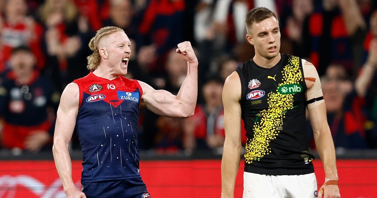 AFL Daily: LISTEN: Flag hopes ride on Clarry's hammy, tribute to champs