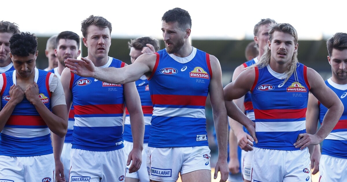 Luke Beveridge puts heat on Western Bulldogs to lift for season ...