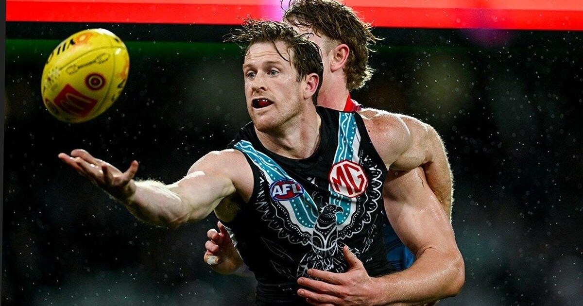 Footy Feed: Captain's call, gun Pie's injury latest, Ross's jab