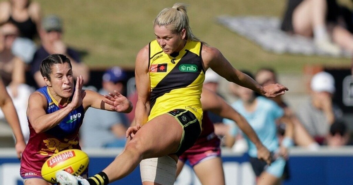 Brilliant Brennan doing what she does best