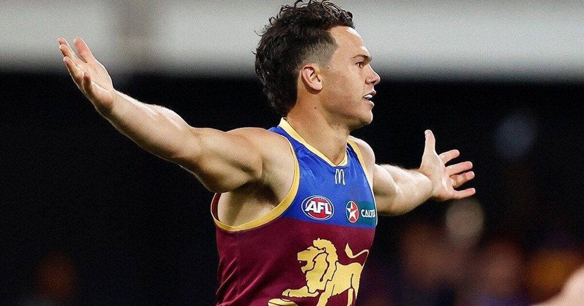 Booming Rayner lets rip from long range