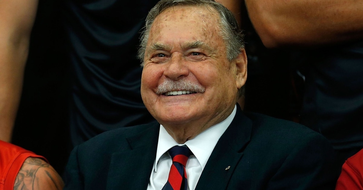 Vale Ron Barassi, a legend who devoted his life to football
